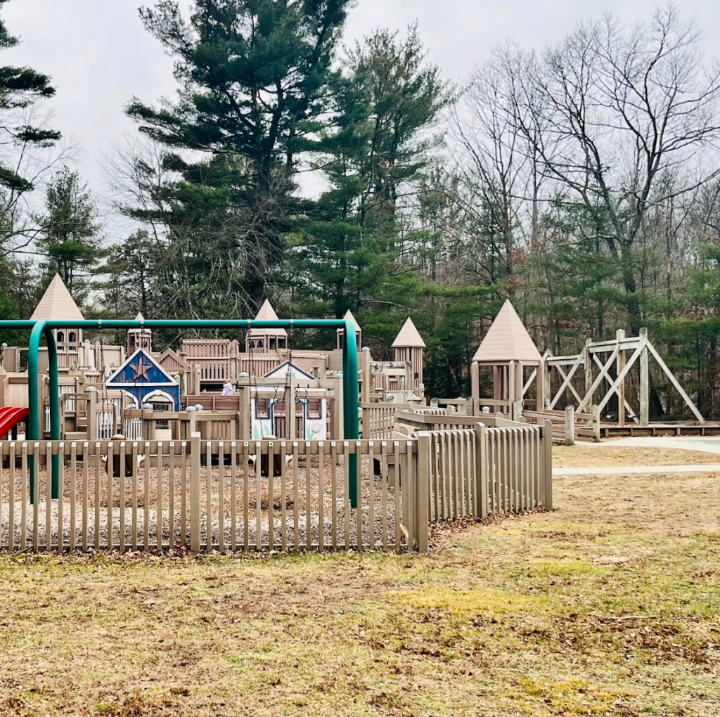 15 Fun Connecticut Playgrounds - Kidtivity.com